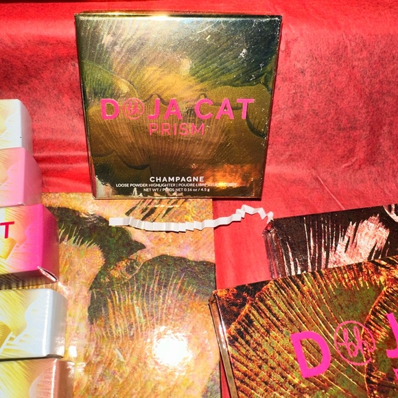 BH Cosmetics | Makeup | Htf Bh Cosmetics X Doja Cat Mega Set W Gold Bag ...